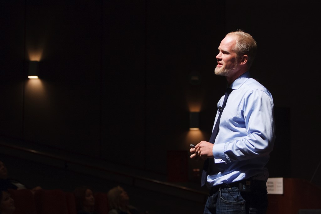 Adam Kreek : 5 ways to build & support a resilient team